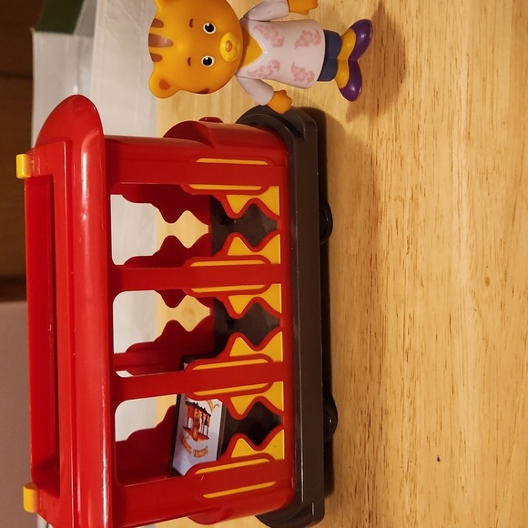 Daniel Tiger's Neighborhood | Toys | Daniel Tigers Neighborhood Trolley ...